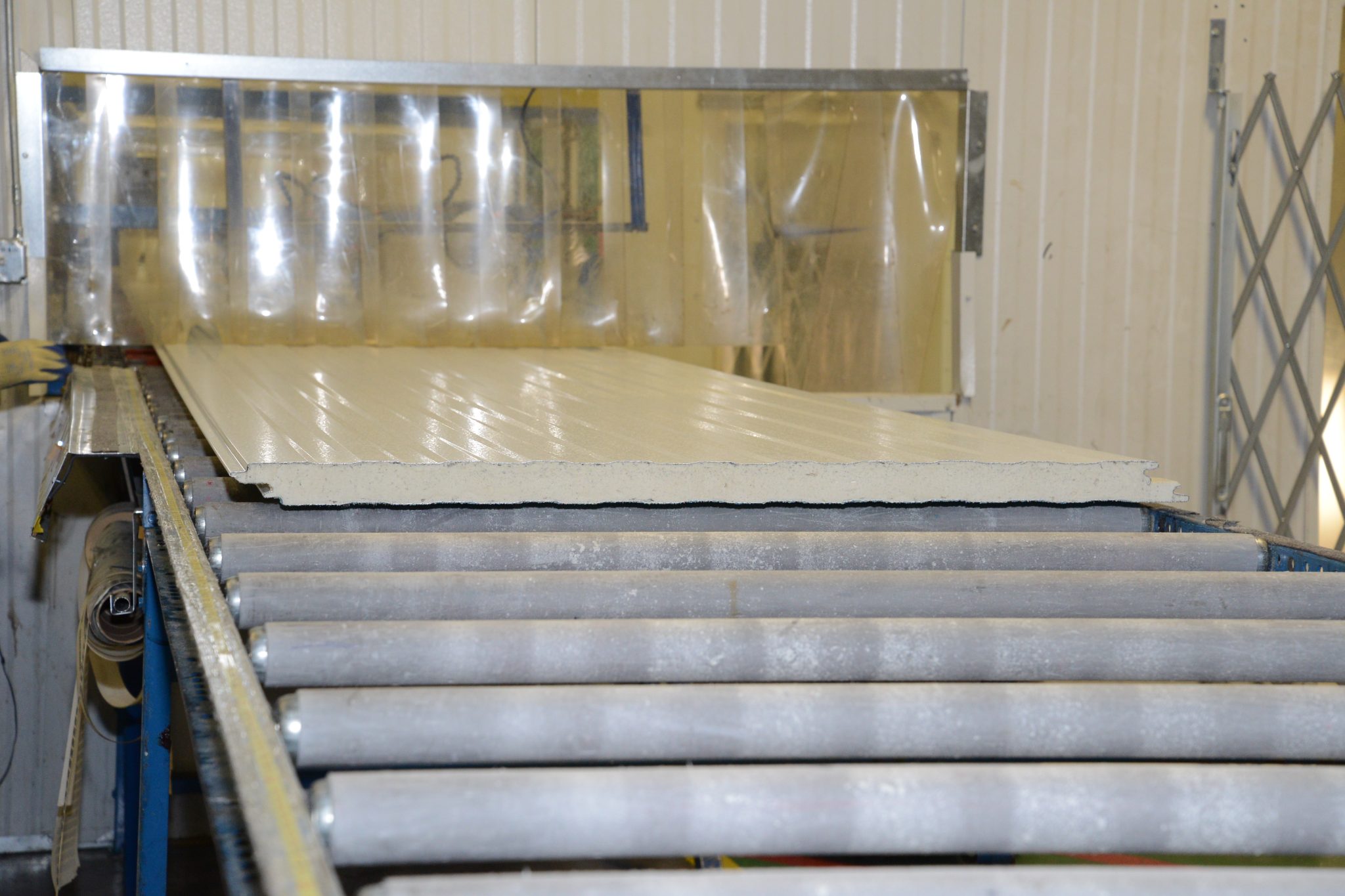 Structural Insulated Panels and Foamed in Place Insulated Panels | Metl ...
